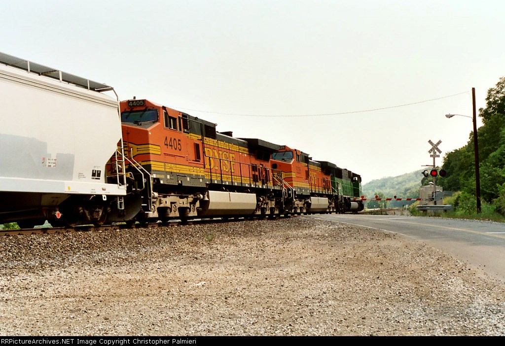 BNSF 4405